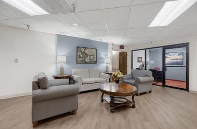 Holiday The Cambridge | Springfield, MO | Photos & Videos | Assisted ...